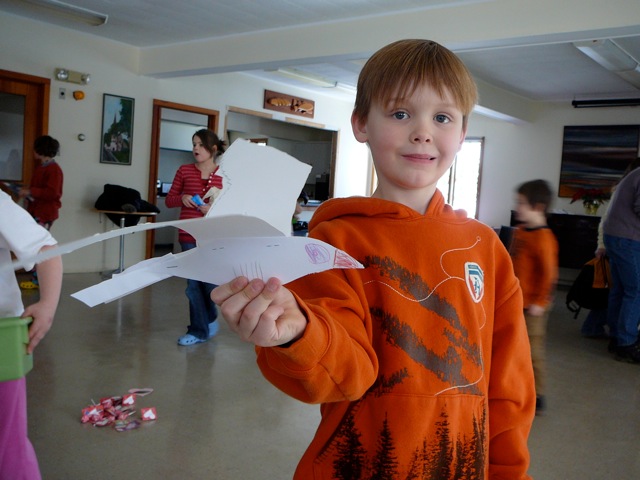 puff_project_puffin_school_program_-_child_with_tern_artwork.jpg ...